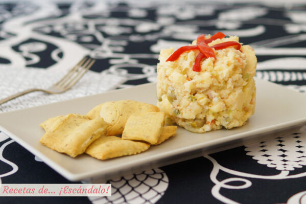 Prepara una ensaladilla rusa tradicional. Receta e ingredientes ...